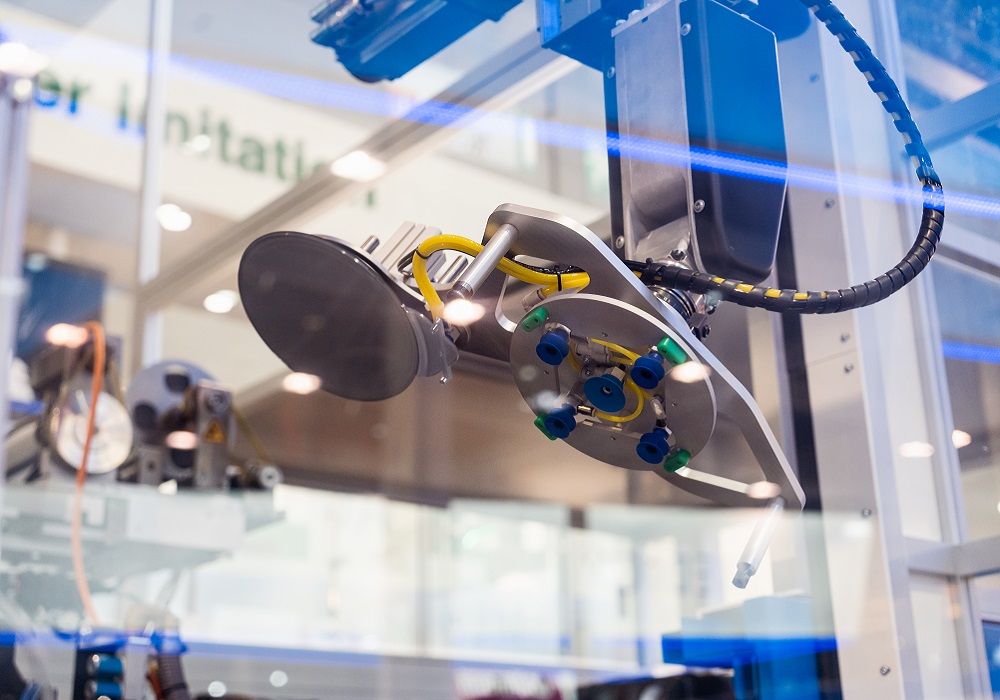 Sumitomo (SHI) Demag presents ‘smart’ IMD EV Wallbox production at K ...